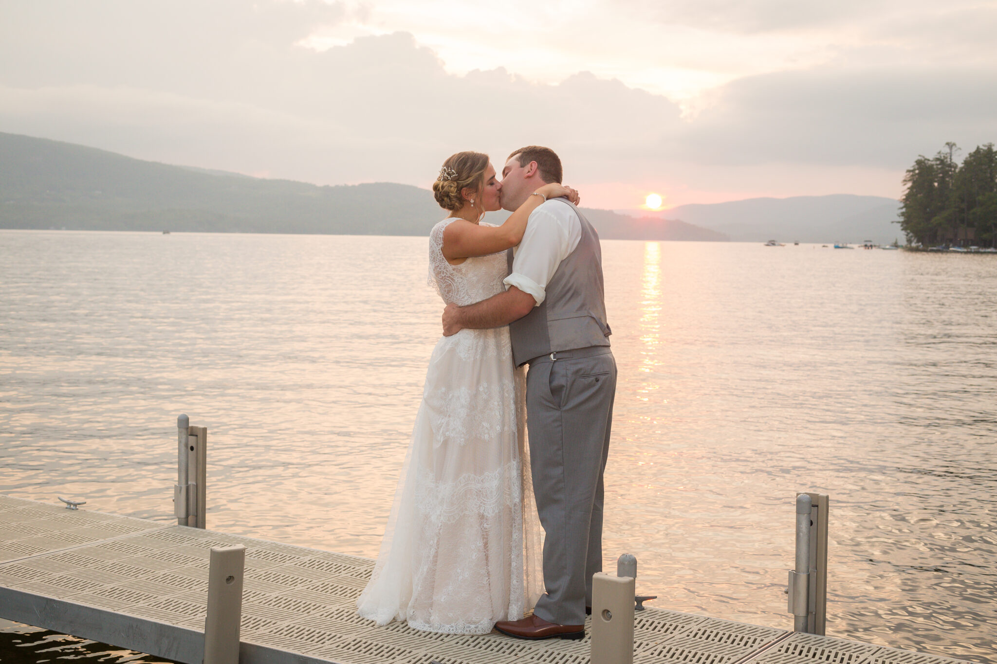 Newfound Lake Inn | Kiss the Bride Wedding Photography